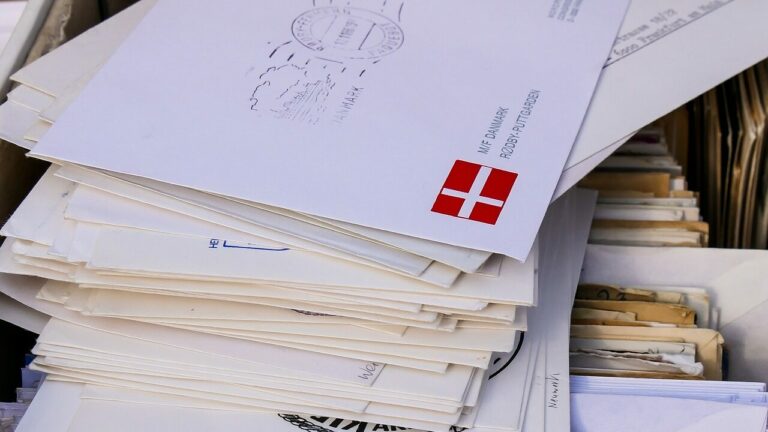 Post nachsenden an die neue Adresse - So geht's 2025